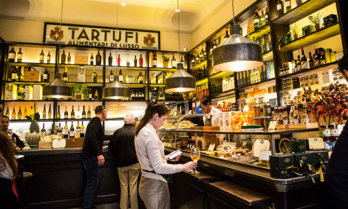 極上トリュフ・パニーノを堪能できる老舗ワインバー Procacci | FIRENZE PLUS